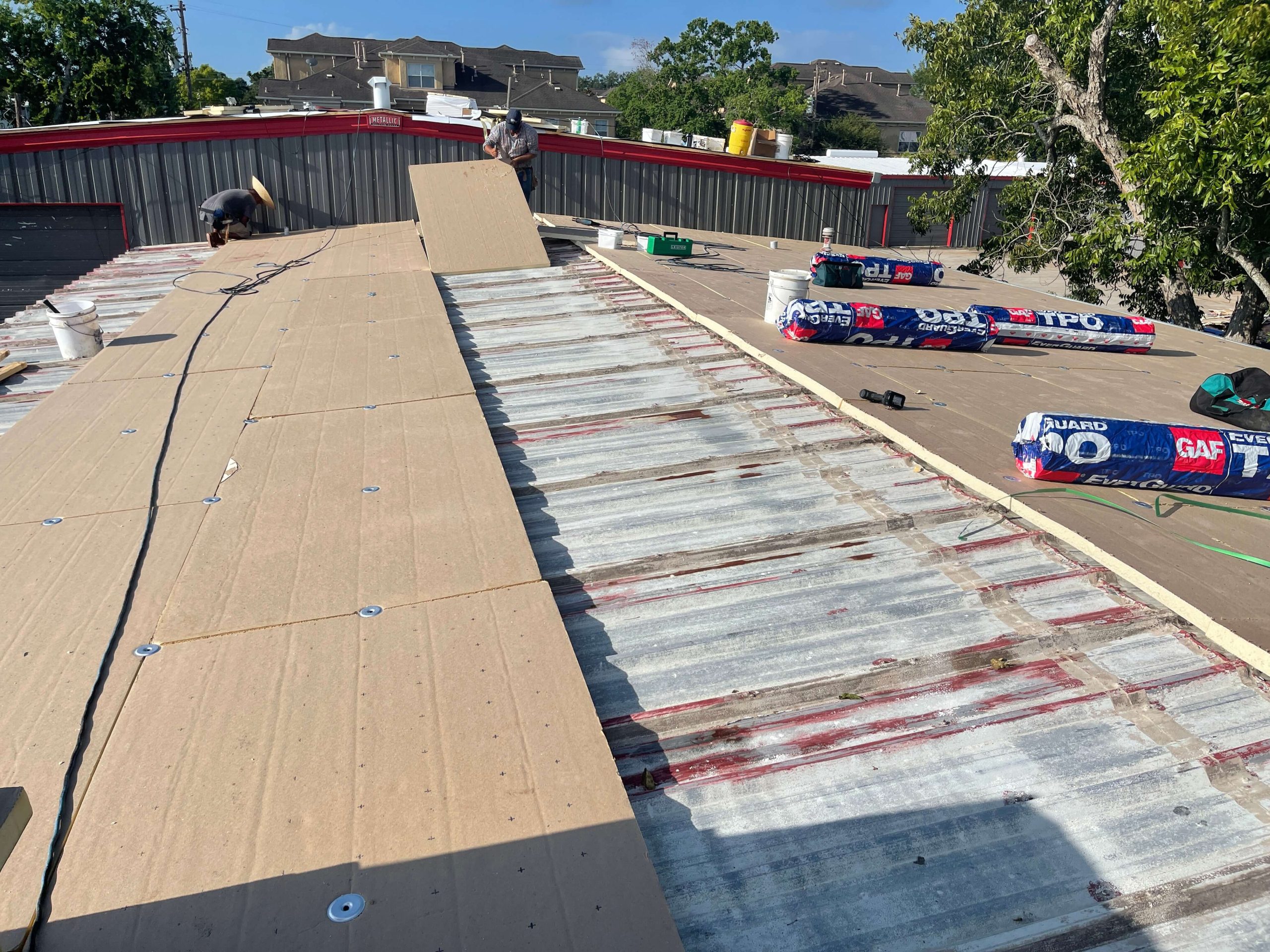 TPO Metal Retrofit Roof Installation Houston – HHH Roofing & Construction